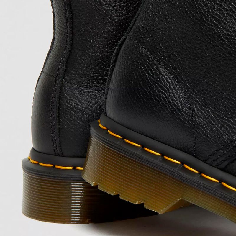 Dr. Martens - 1460 Pascal amphibian in Virginia leather on Arteni.it