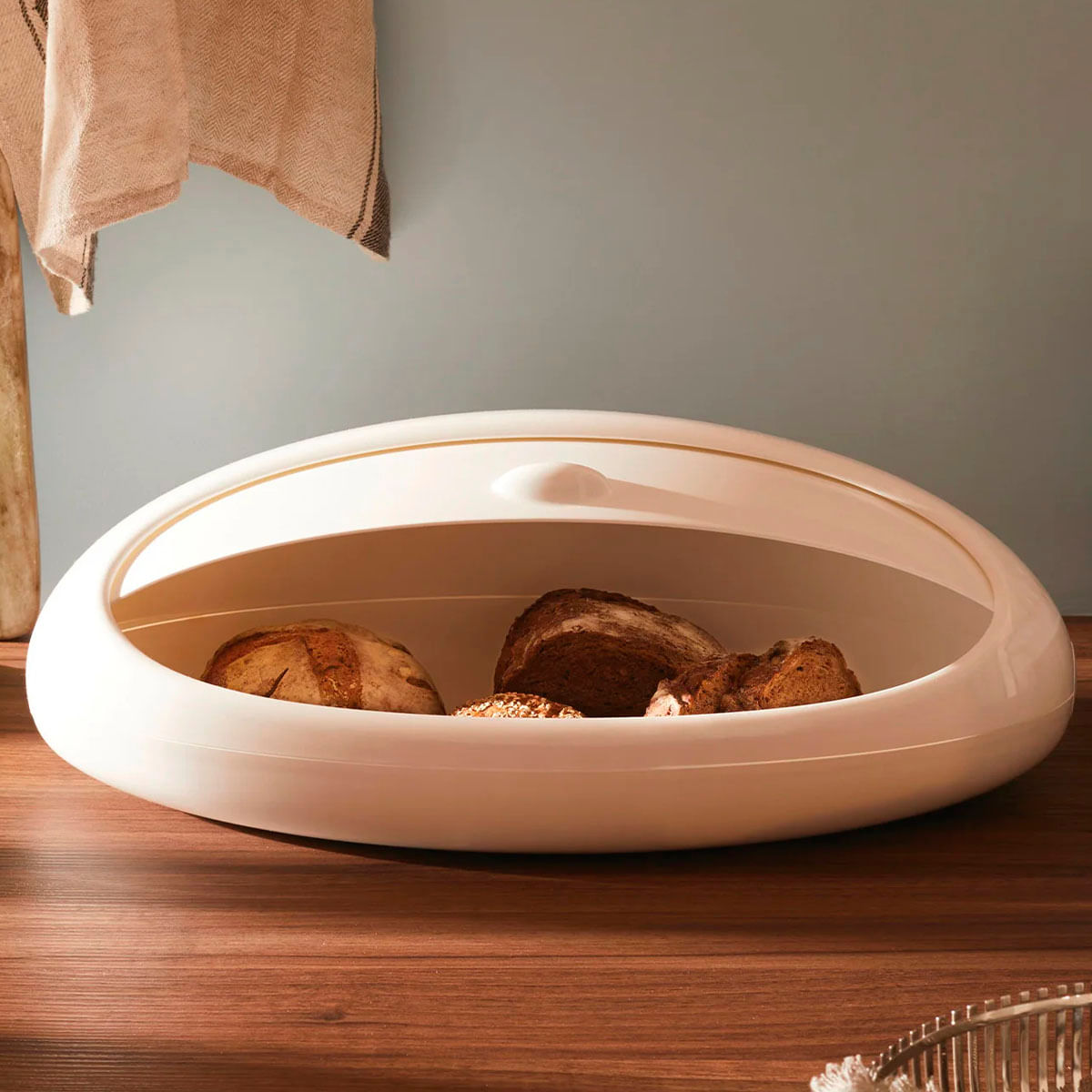 Alessi - White Gnam bread box on Arteni.it