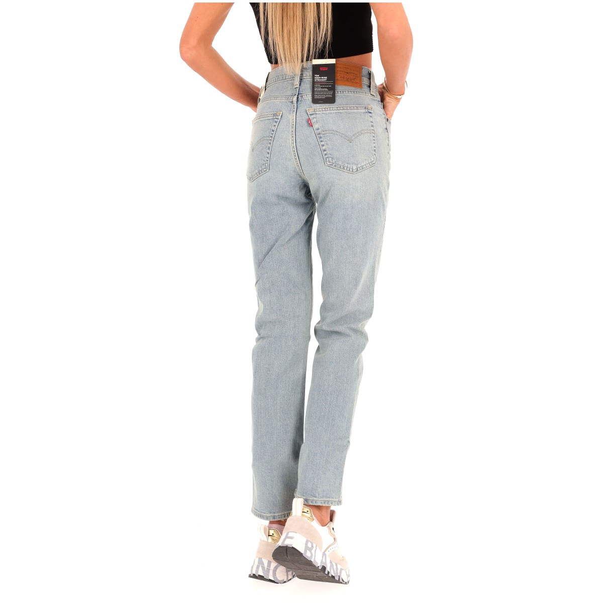 Levi's - Jeans in denim 724 a vita alta su Arteni.it