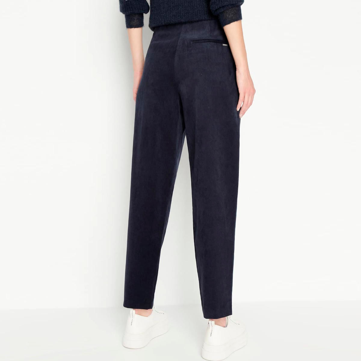 Armani Exchange - Pantalone a vita alta con pinces su Arteni.it